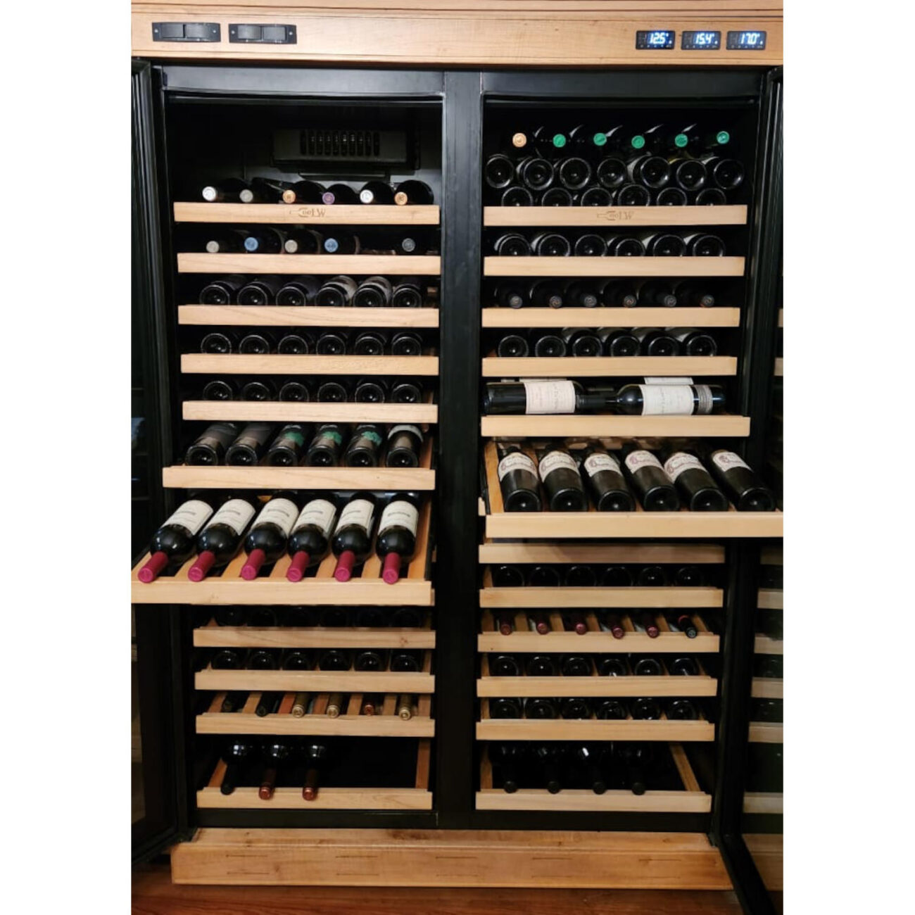 Cavas de vino con compresor Wineworld, Winefroz, Vondom.